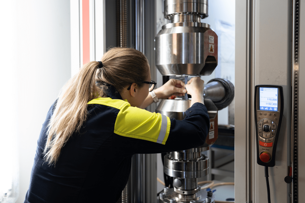 För en tryggare och grönare resa - Gestamp HardTech AB