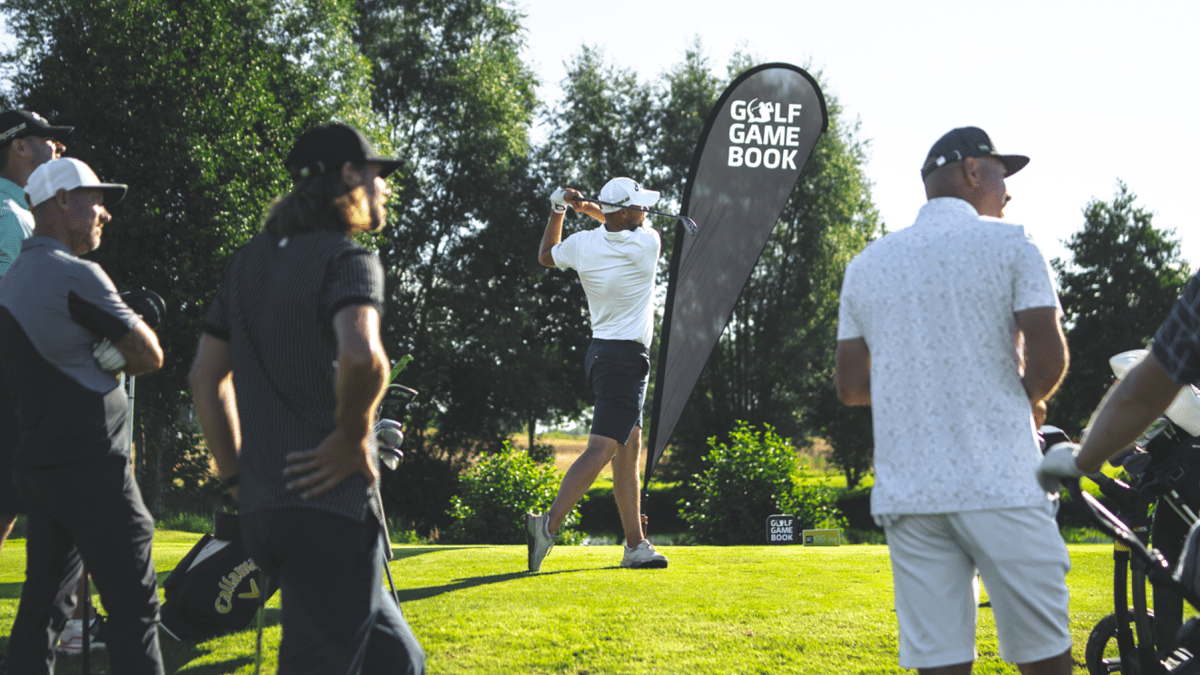 Request data - Golf GameBook