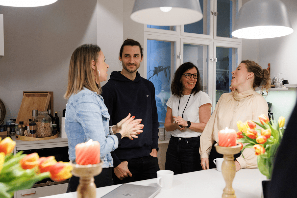 Native English Copywriter - KAN