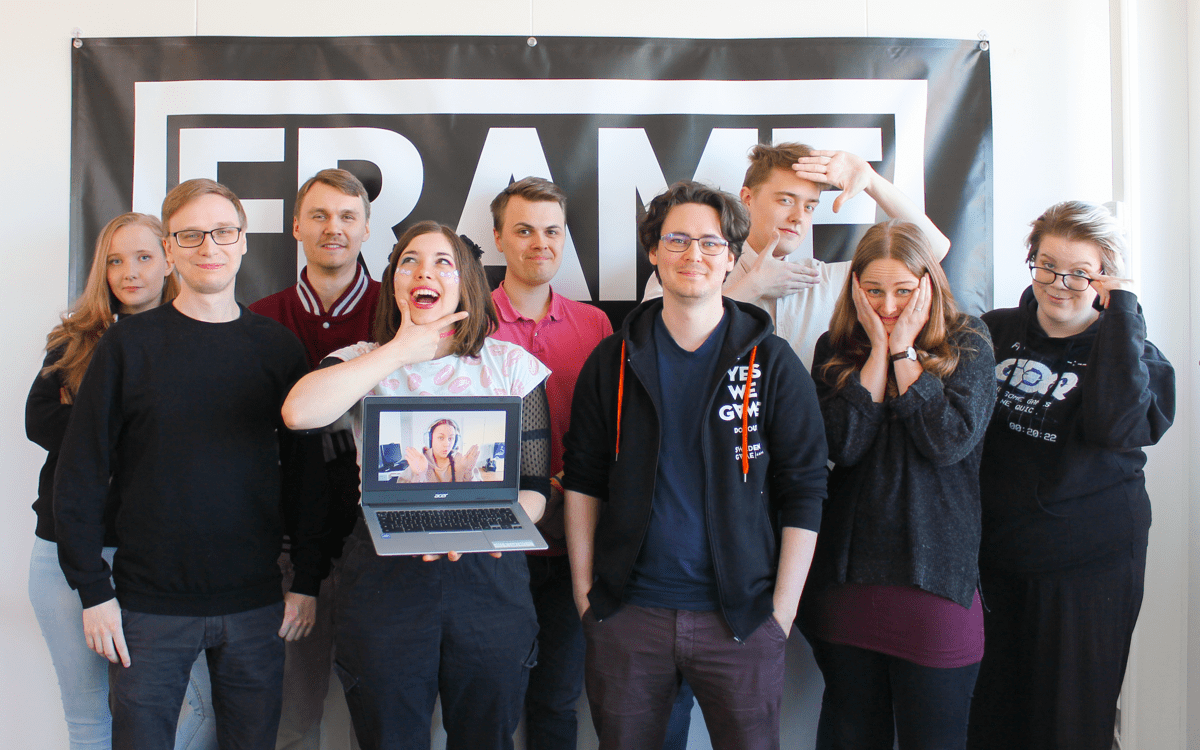 People - FRAME BREAK