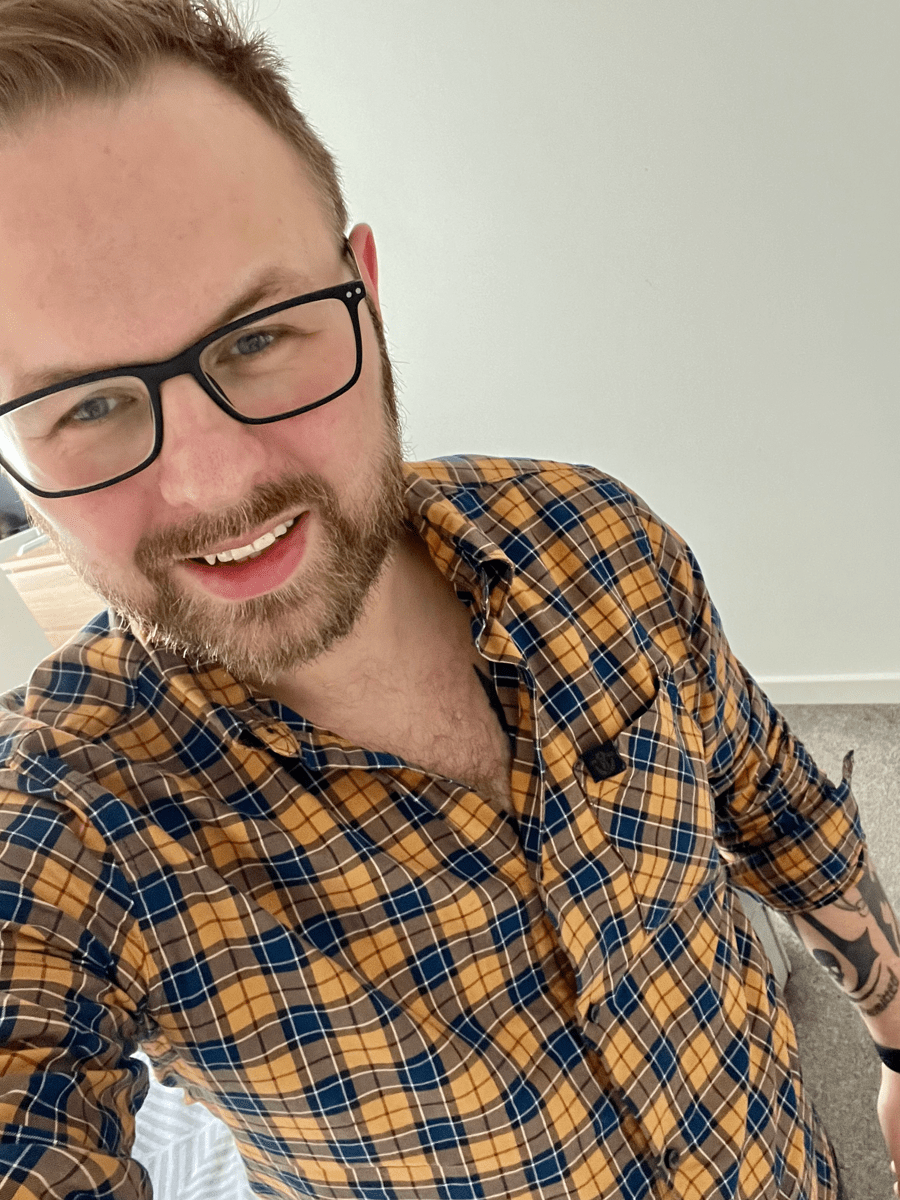 Chris - Assistant Cruise Sales Manager - Iglu.com