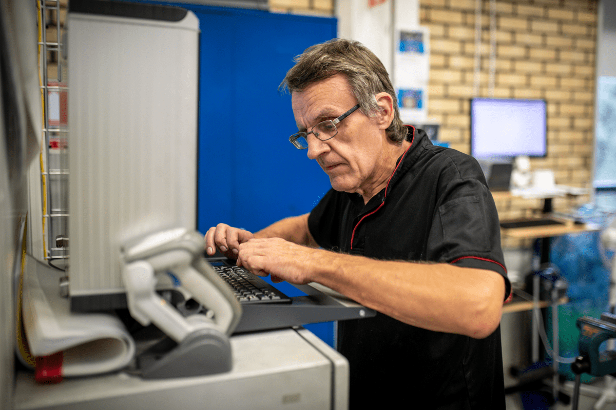 Grow and develop with us - Emhart Glass in Sweden