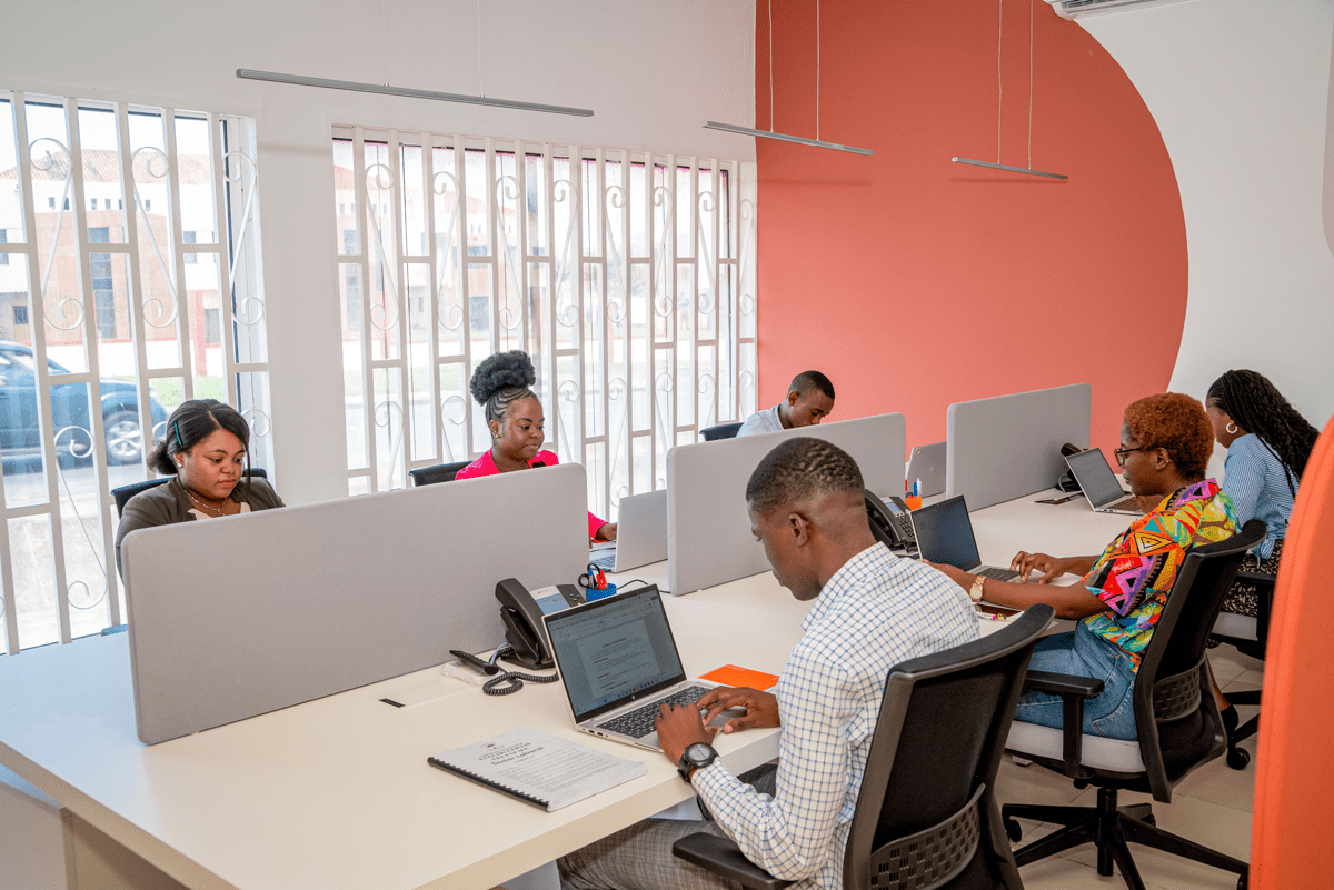 YOUR IDEAL JOB EXISTS, AND IT’S HERE! - WOOMAX