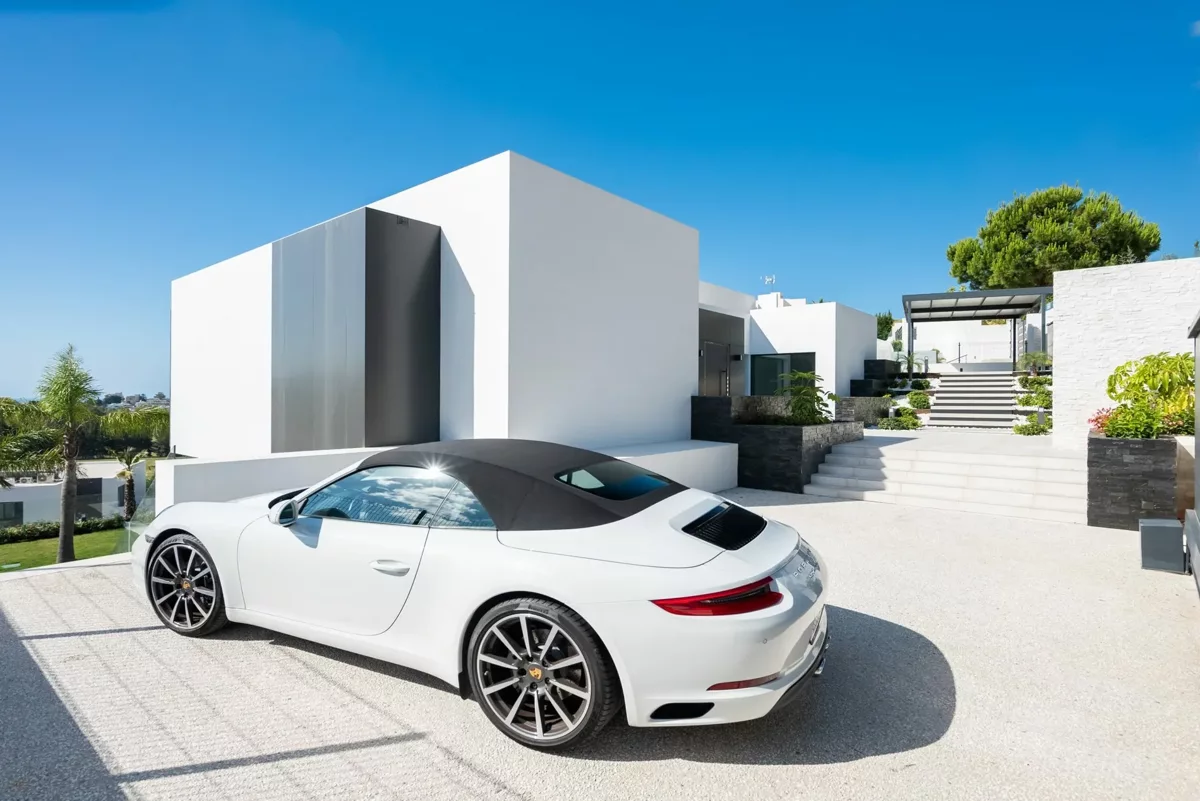 Data & Privacy - JamesEdition