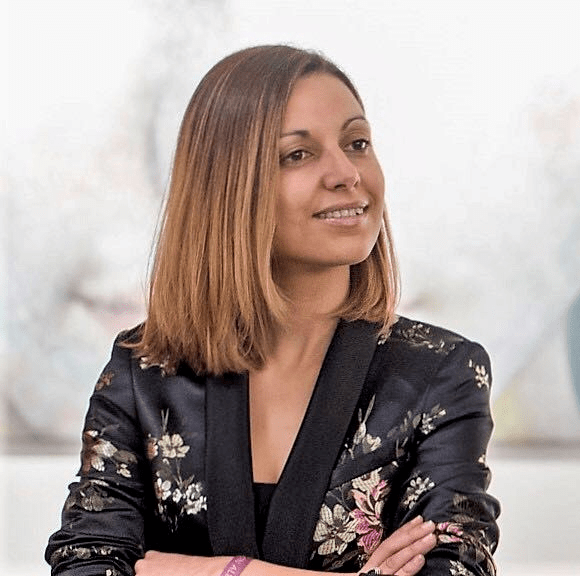 Anaïs González - Regional Director of Human Resources - Europe - Six ...