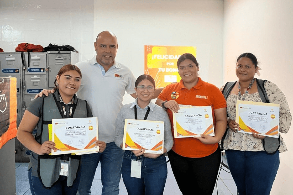 Únete con nosotros - Contecon Manzanillo S.A. de C.V.