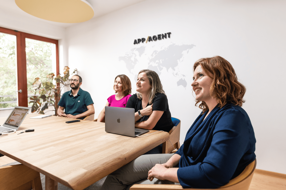 PEOPLE & OPERATIONS TEAM - AppAgent