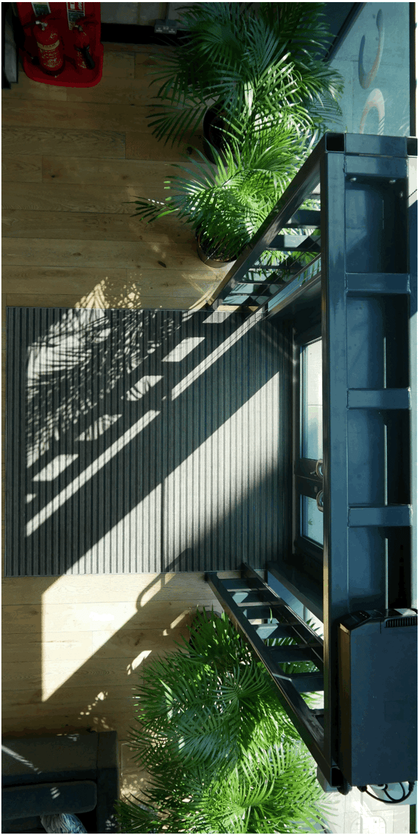 A unique career - 4OC