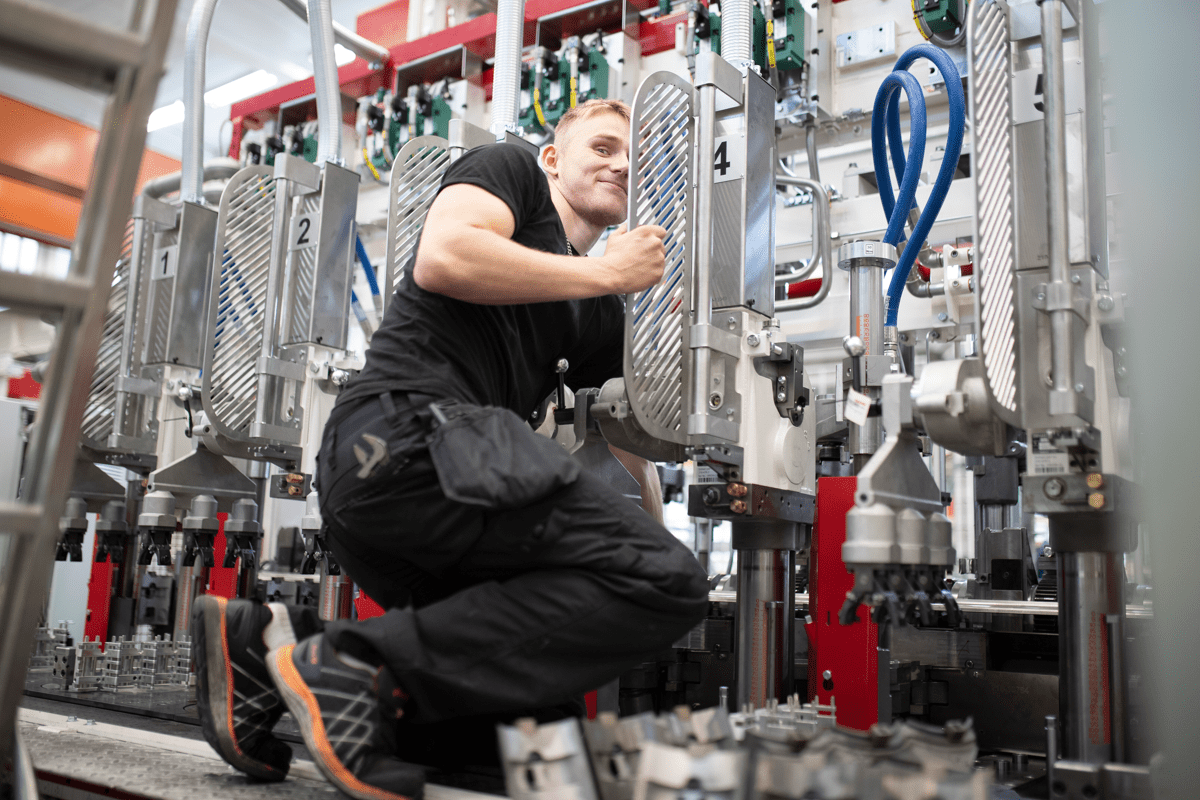 We are already excited to meet you! - Emhart Glass Global