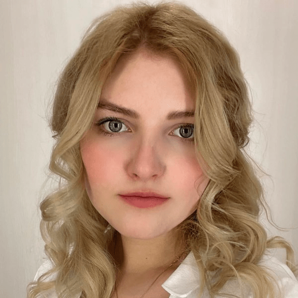 Valeria Vlasenko - Sales Assistant - SHAPING NEW TOMORROW
