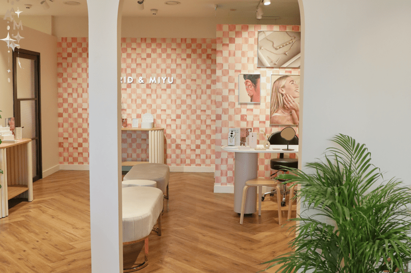 Current job openings - Astrid & Miyu